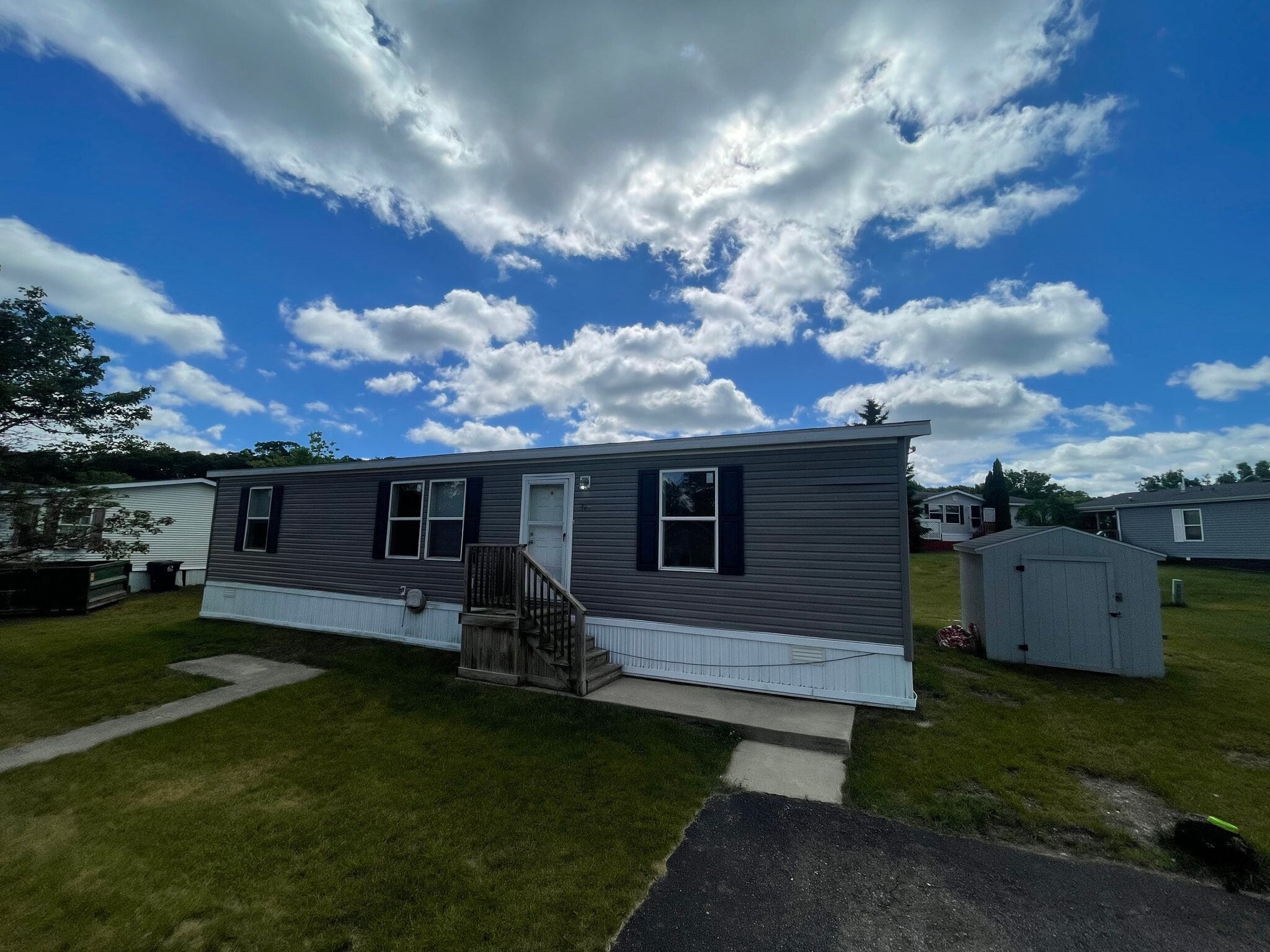 424 Laurel Leah, Oxford, MI 48371 | Apartments.com