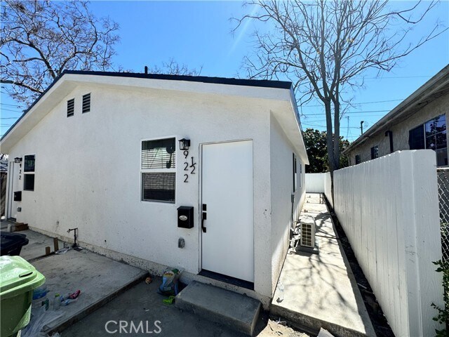 922 E Lanzit Ave, Los Angeles, CA 90059 - House Rental in Los Angeles ...