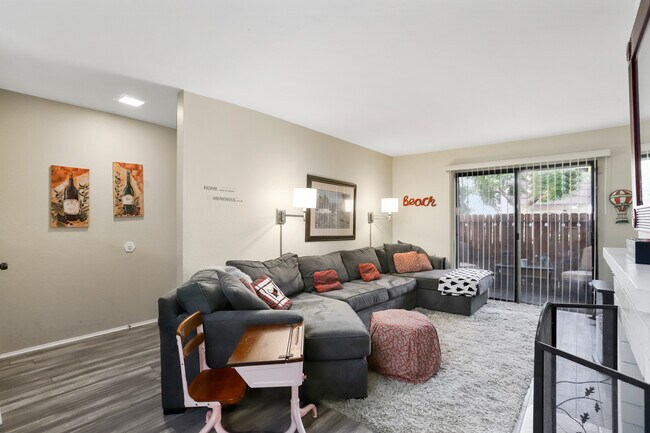 17522 Vandenberg Ln Unit 11, Tustin, CA 92780 - Condo for Rent in ...