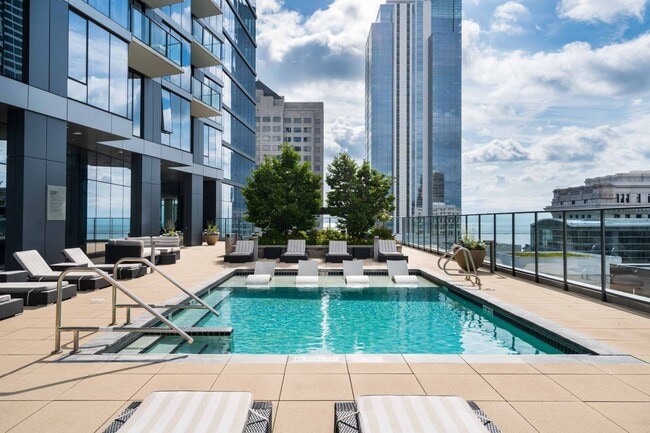 7SEVENTY7 Rentals in Milwaukee at 777 N Van Buren St Milwaukee, WI ...