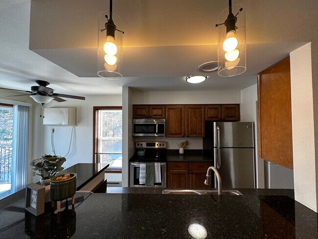 High Point Commons Apartments - 477 S High Point Rd Madison, WI ...
