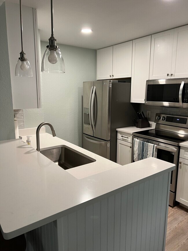 8821 Manor Loop Unit 101, Bradenton, FL 34202 - Condo for Rent in ...