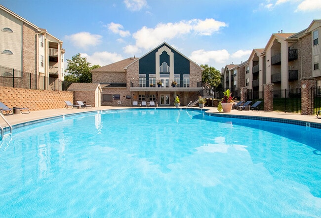 Torello on Maple Apartments - 13915 Manderson Plz Omaha, NE ...