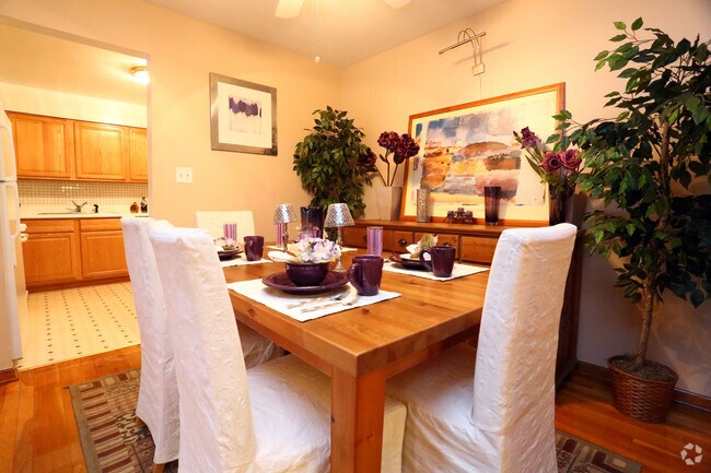 Park Ridge Commons Apartments - Des Plaines, IL | Apartments.com