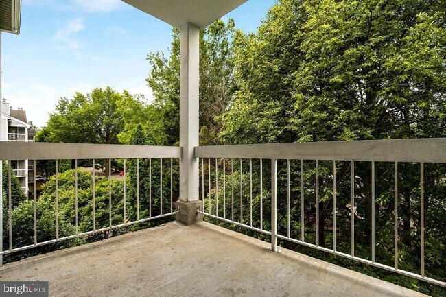 3176 Summit Square Dr Unit 4-D3, Oakton, VA 22124 - Room for Rent in ...