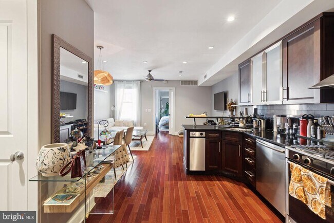 1519 Pine St, Philadelphia, PA 19102 - Townhome Rentals in Philadelphia ...