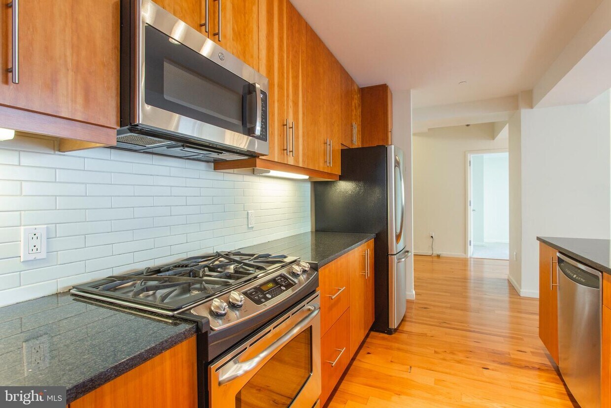 1425 Locust St Unit 4A, Philadelphia, PA 19102 - Room for Rent in ...