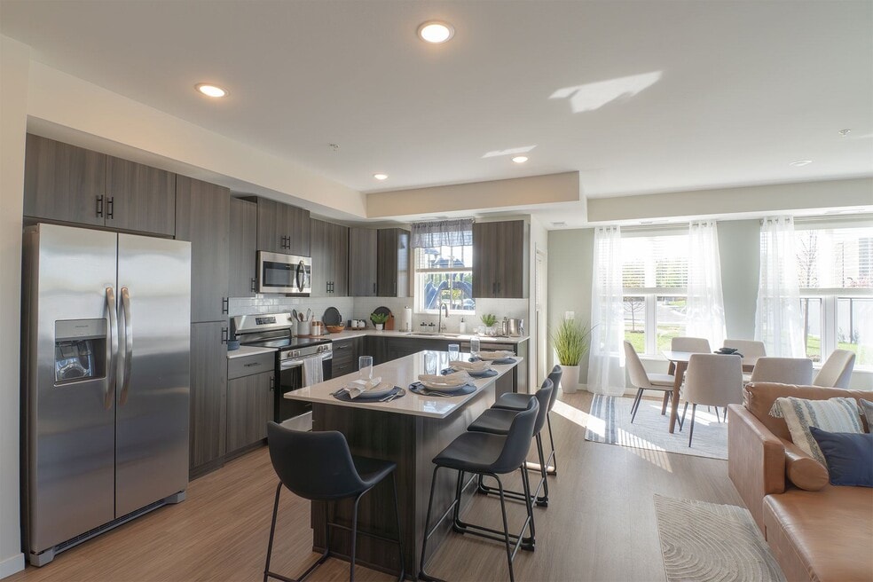 Apartments for Rent with High Ceilings Near Vasserman Ridge ...