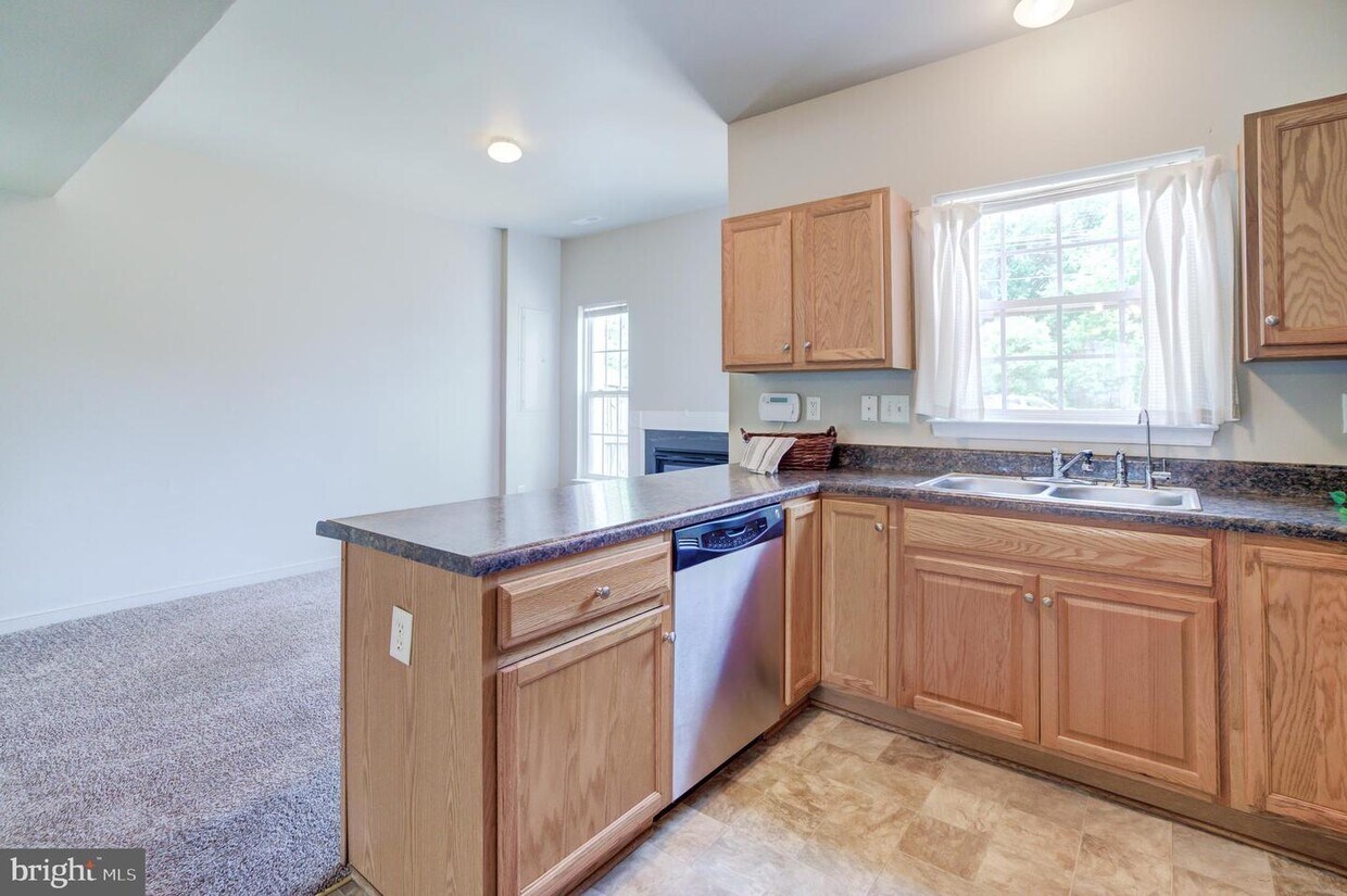 6716 N Grand Brook Cir, Richmond, VA 23225 - Townhome Rentals in ...