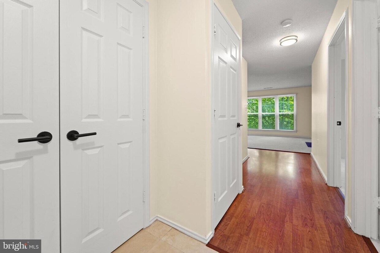 21026 Timber Ridge Terrace Unit 204, Ashburn, VA 20147 - Room for Rent ...