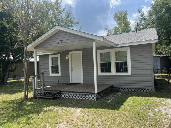 Apartments for Rent with Washer & Dryer in Cedar Grove FL