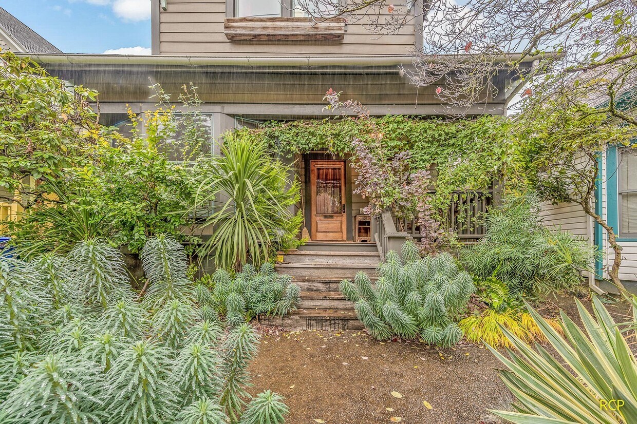 1123 SE 34th Ave, Portland, OR 97214 - House Rental in Portland, OR ...