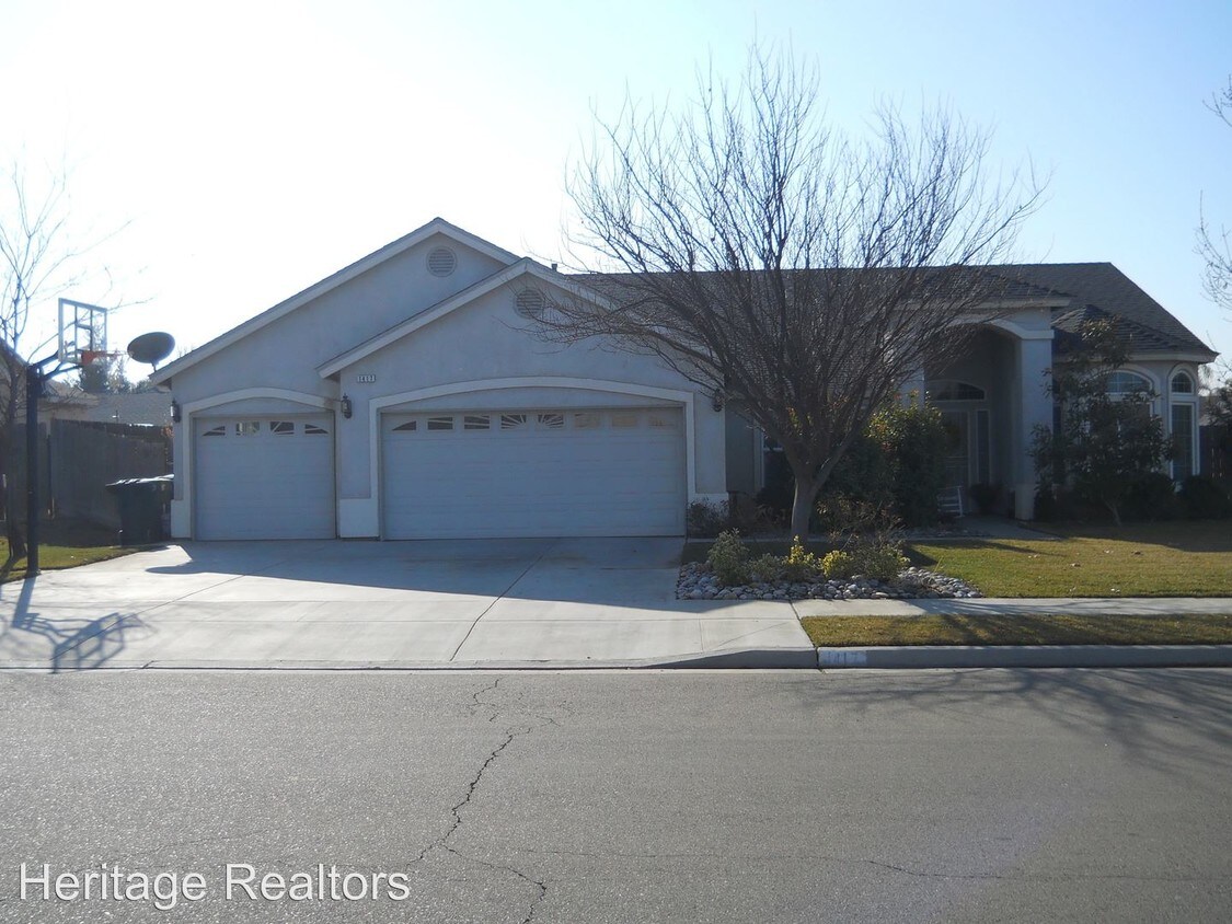1417 Orange St, Lemoore, CA 93245 - House Rental in Lemoore, CA ...