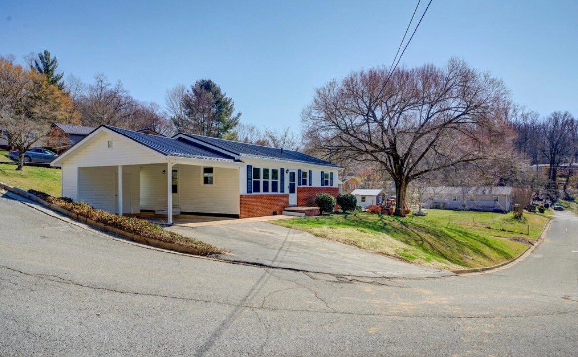 711 Carriger Ave, Elizabethton, TN 37643 - House Rental in Elizabethton ...