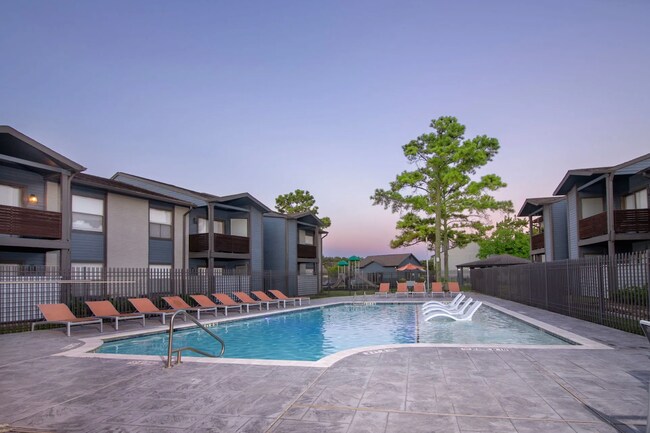Steeplechase Apartments for Rent with a Swimming Pool - Houston, TX ...