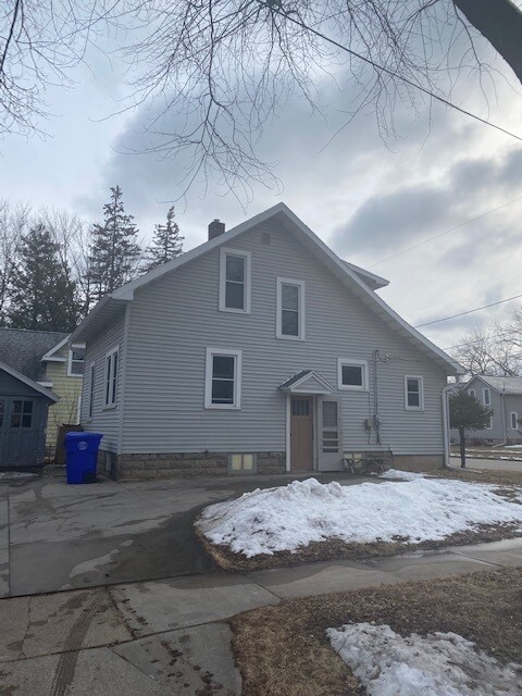 1702 N Oneida St, Appleton, WI 54911 - House Rental in Appleton, WI ...