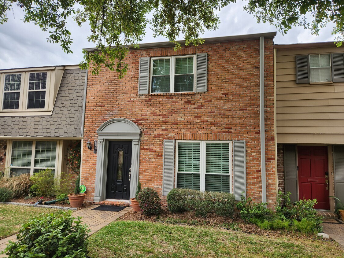 5845 Doliver Dr, Houston, TX 77057 - Townhome Rentals in Houston TX ...