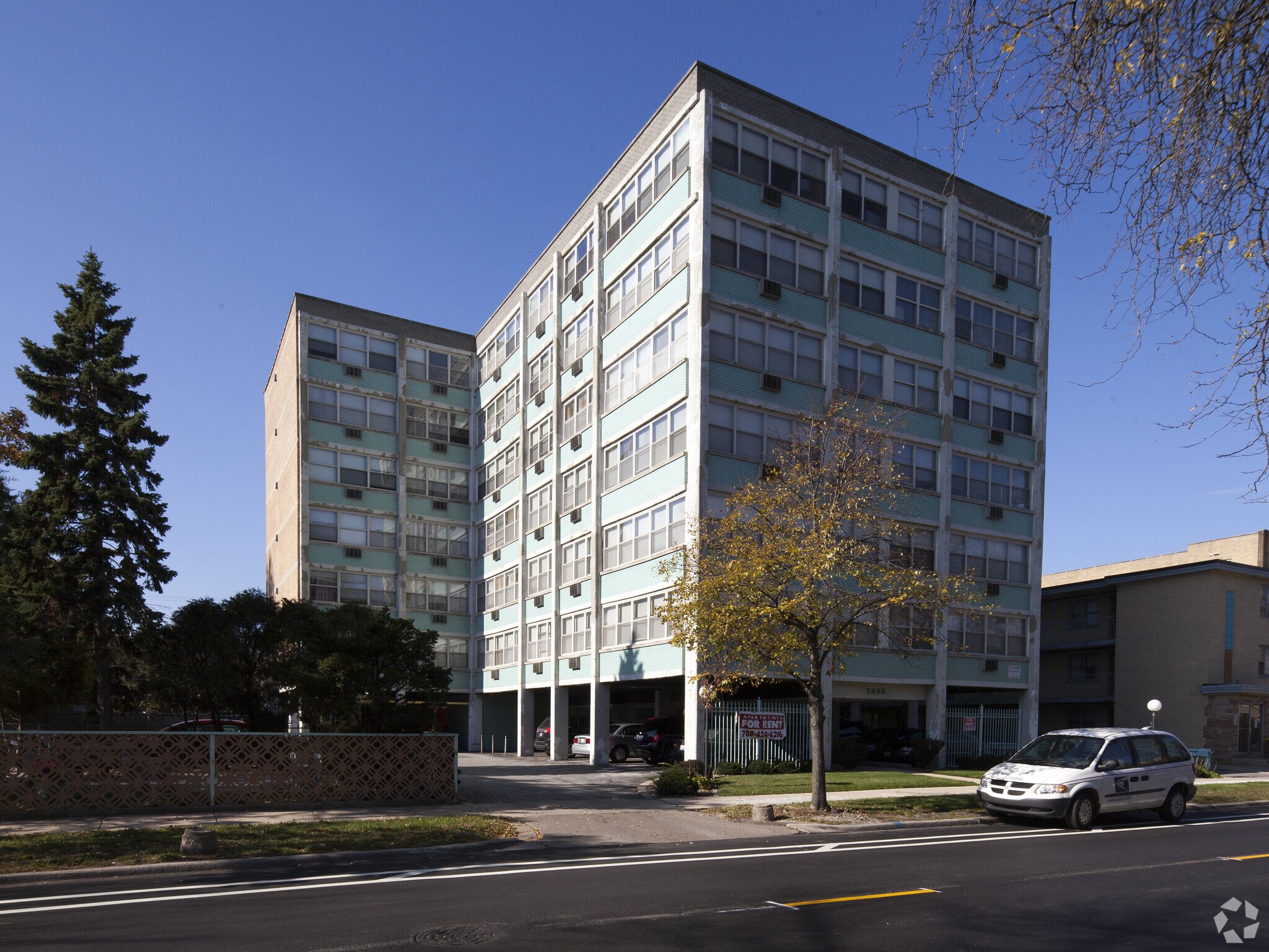 Shore View Apartments - 7636 S South Shore Dr Chicago, IL 60649 ...
