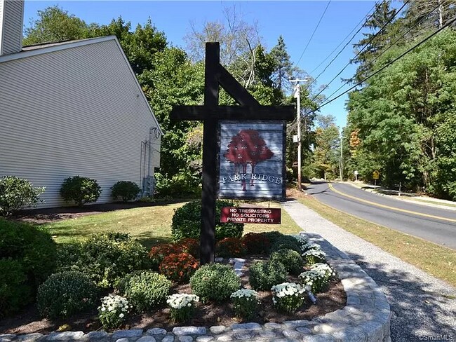 Poet's Landing Apartments for Rent with a Swimming Pool - Danbury, CT ...
