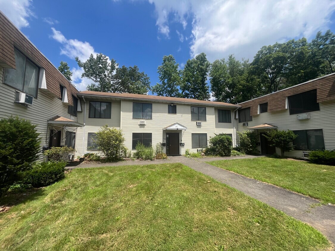 67 Dallas Terrace Unit 12, Waterbury, CT 06705 - Room for Rent in ...