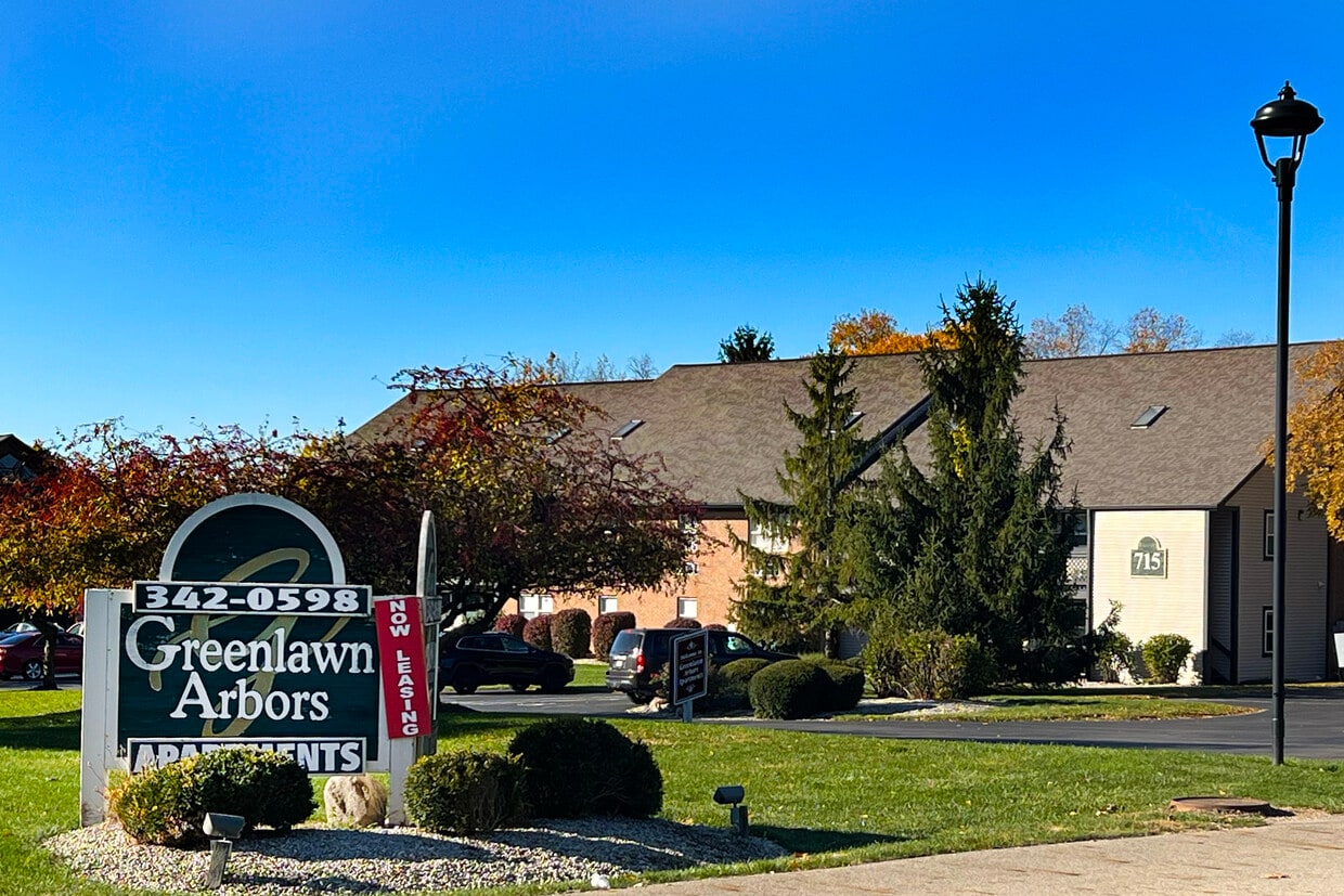 Greenlawn Arbors Apartments - 715 Villa Rd Springfield, OH 45503 ...