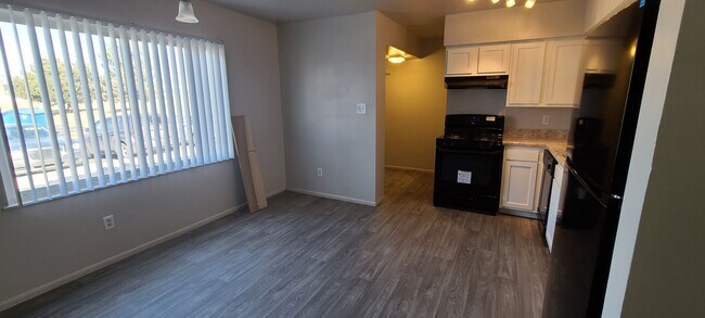 River Pointe Townhomes Apartments - 859 Buchanan St Fort Wayne, IN ...