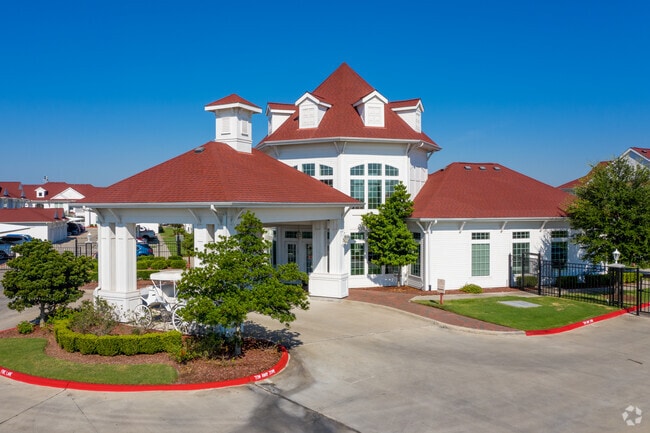 Summer House Apartments - Angleton, TX | Apartments.com