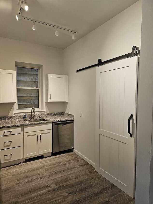 183 Union St Unit 2, Poughkeepsie, NY 12601 - Room for Rent in ...