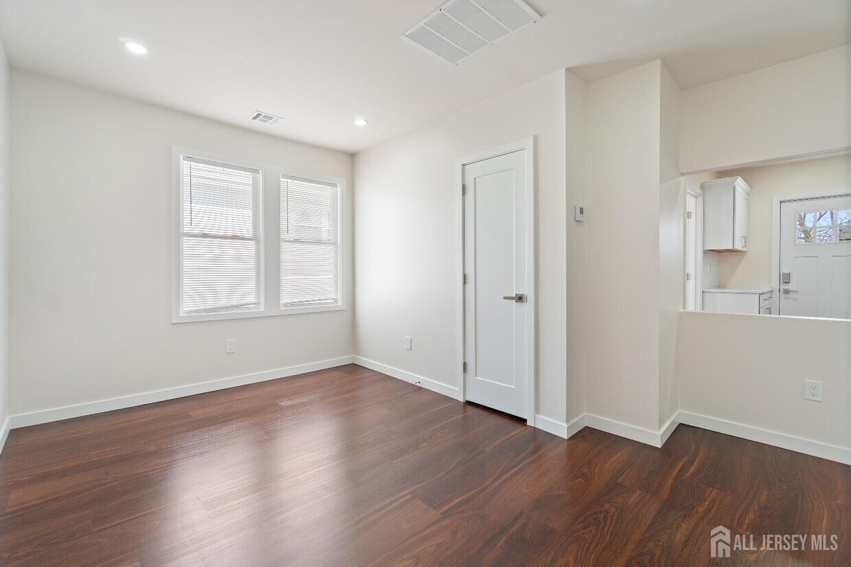 824 George St Unit 2ndFl, Plainfield, NJ 07062 - Room for Rent in ...