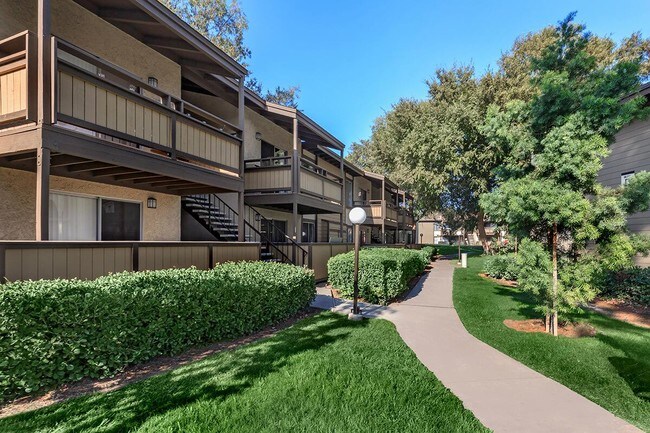 Birchwood Village Apartment Homes 1919 E Birch St Brea Ca