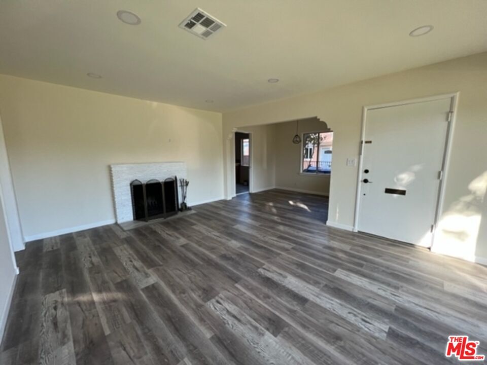 15151 Valerio St, Los Angeles, CA 91405 - House Rental in Los Angeles ...