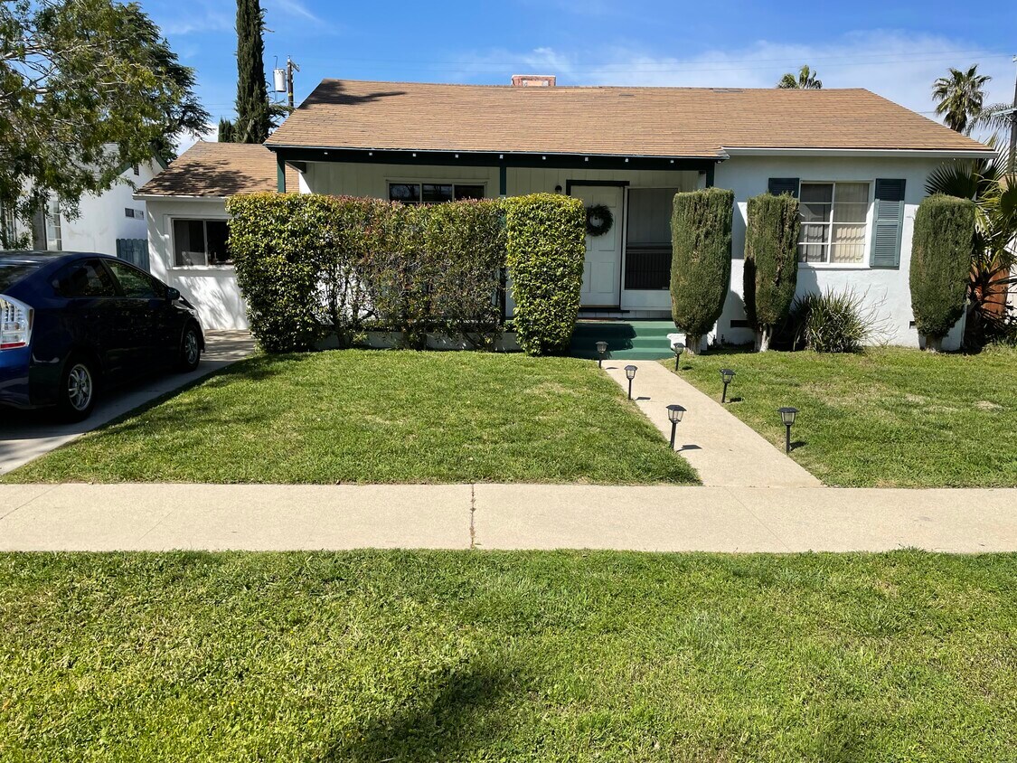 17415 Martha St, Encino, CA 91316 - House Rental in Encino, CA ...