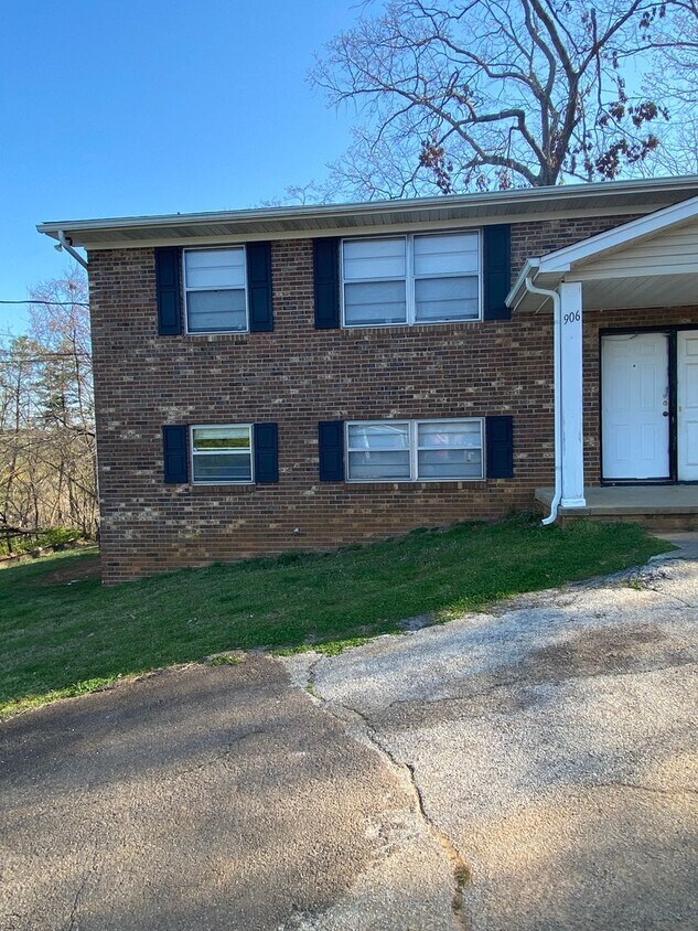 906 Flanders Ln NW Knoxville, TN 37919 - Alquileres en Knoxville, TN ...