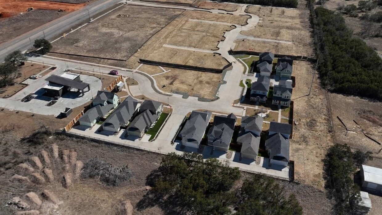 The Residences at Cardinal Woods Houses for Rent - Granbury, TX ...