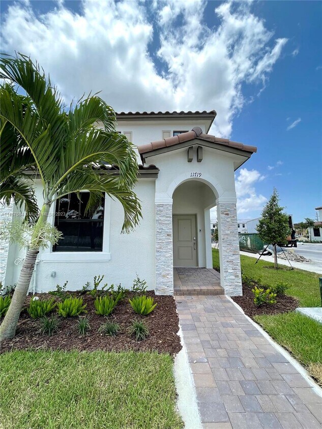 11719 SW 246 Terrace, Princeton, FL 33032 - Townhome Rentals in ...