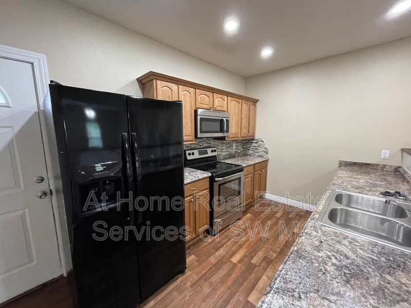 625 S Main Ave Unit 1, Springfield, MO 65806 - Condo for Rent in ...
