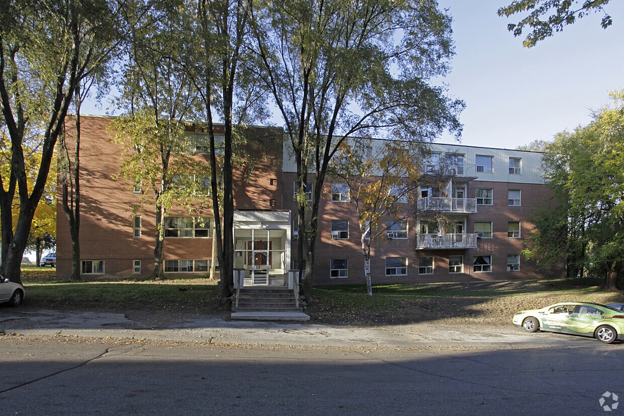 2 Basking Ridge Cres, Toronto, ON M8Y 1Y4 Apartments - 2 Basking Ridge ...