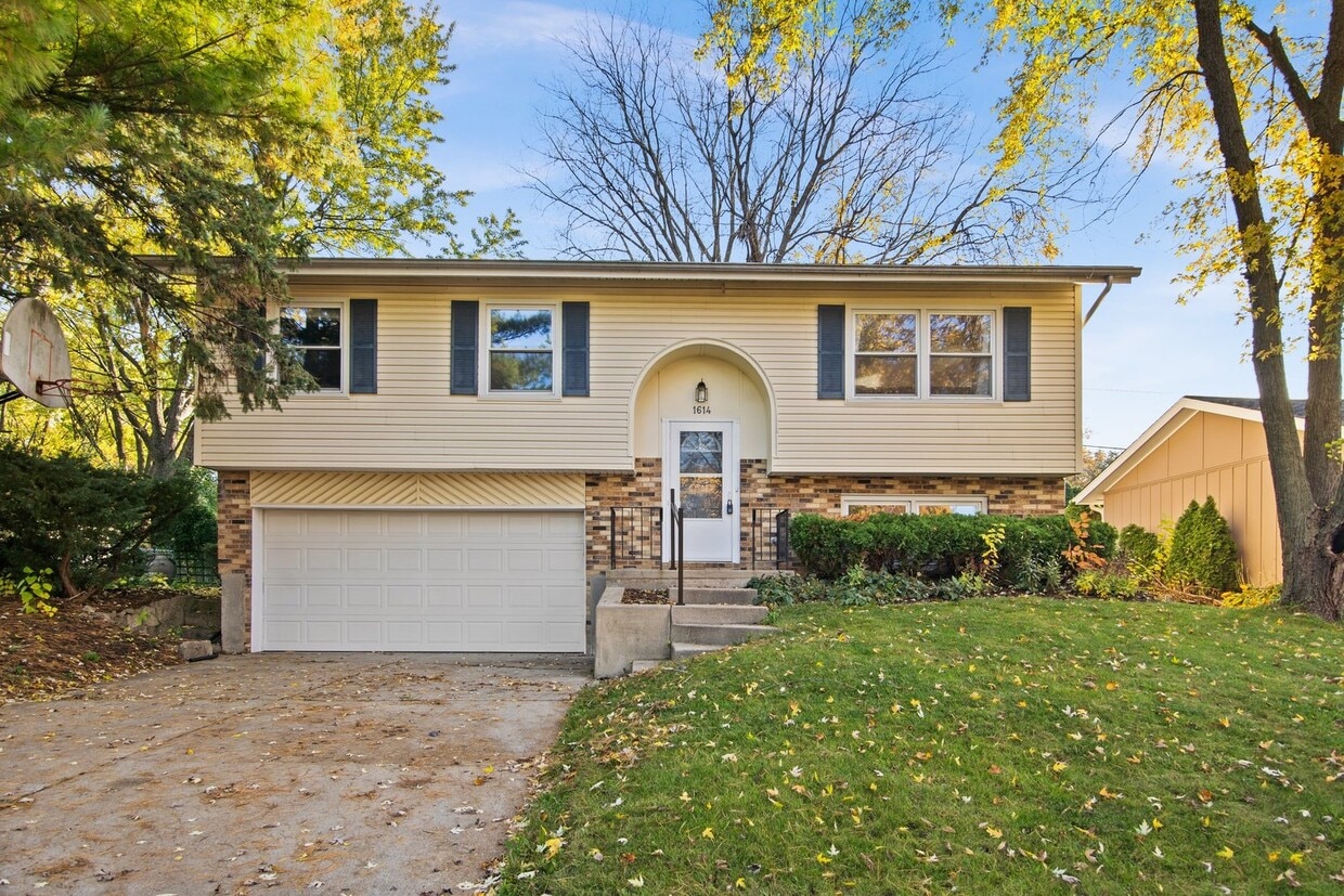 1614 Lucylle Ave, St. Charles, IL 60174 - House Rental in St. Charles ...
