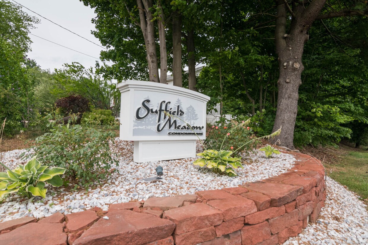 41 Shad Row Unit 41, Suffield, CT 06078 - Condo for Rent in Suffield ...