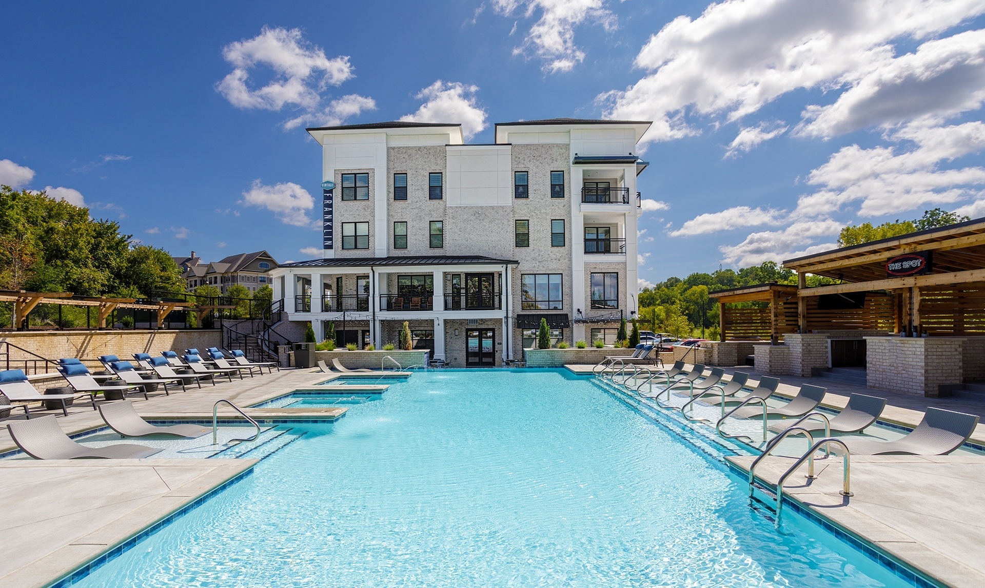 Vintage Franklin Apartments - 871 Oak Meadow Dr Franklin, TN 37064 ...