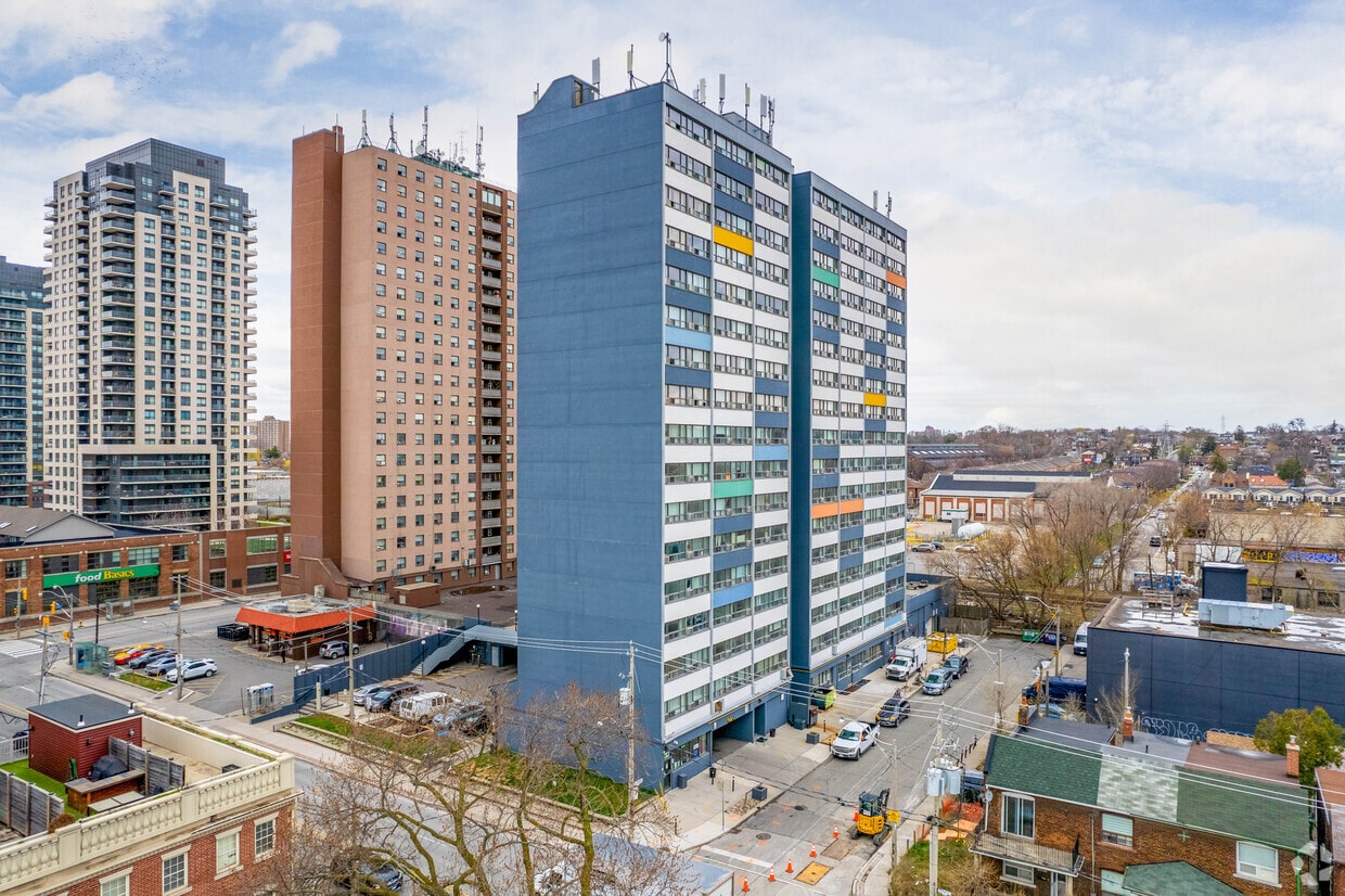 730 St Clarens Ave, Toronto, ON M6H 4E8 Apartments - 730 St Clarens Ave ...