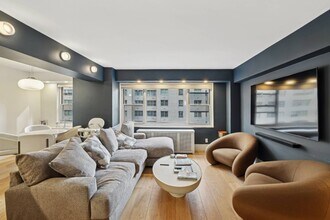 New Midtown Manhattan Apartments for Rent with a Living Room - New York ...
