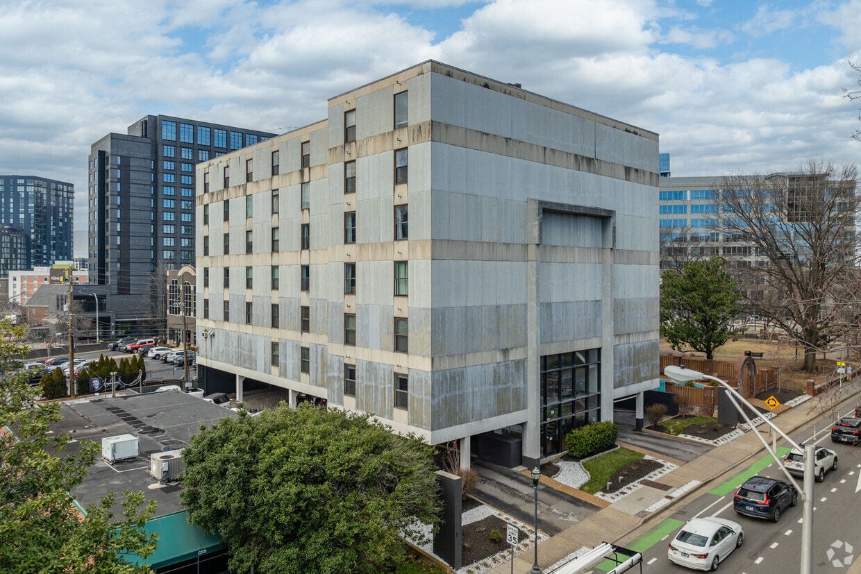 Spence Manor - 11 Music Sq E Nashville, TN 37203 | Apartments.com