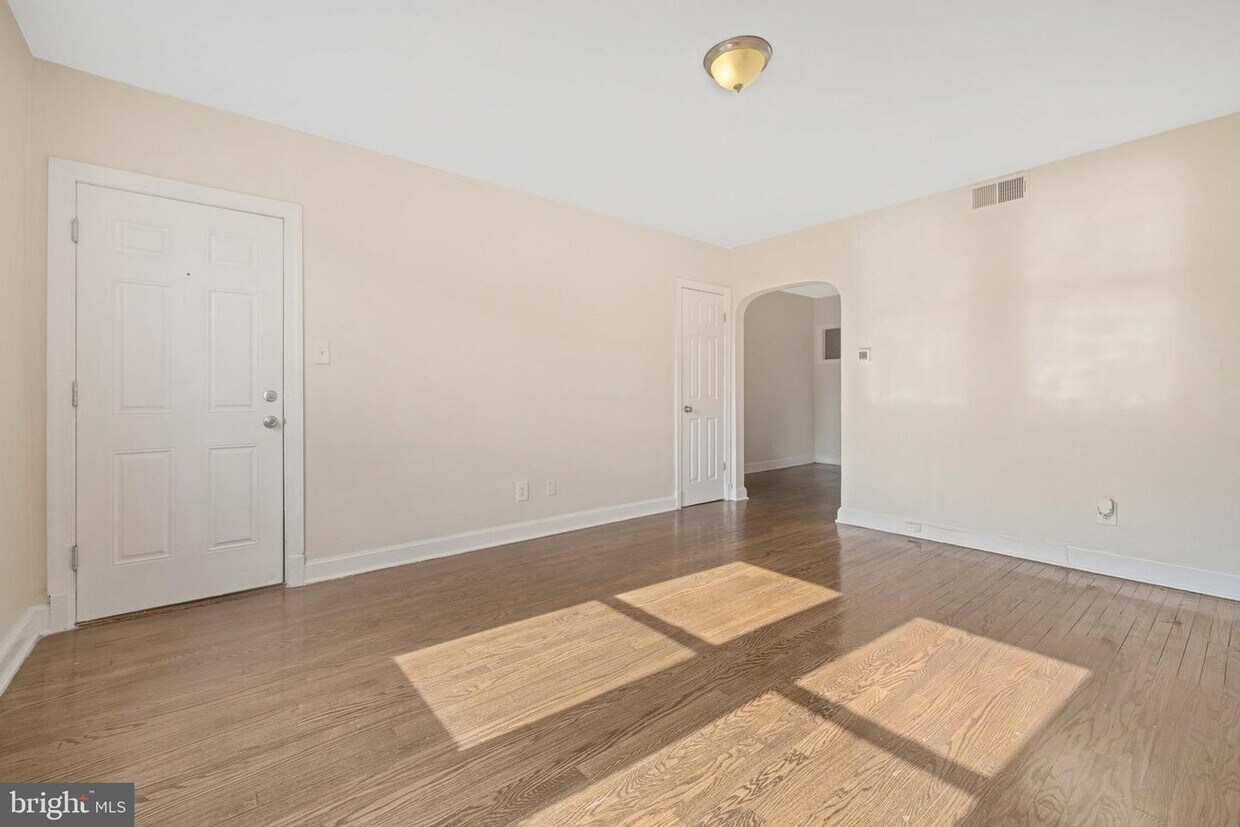 312 34th St SE Unit 4, Washington, DC 20019 - Room for Rent in ...