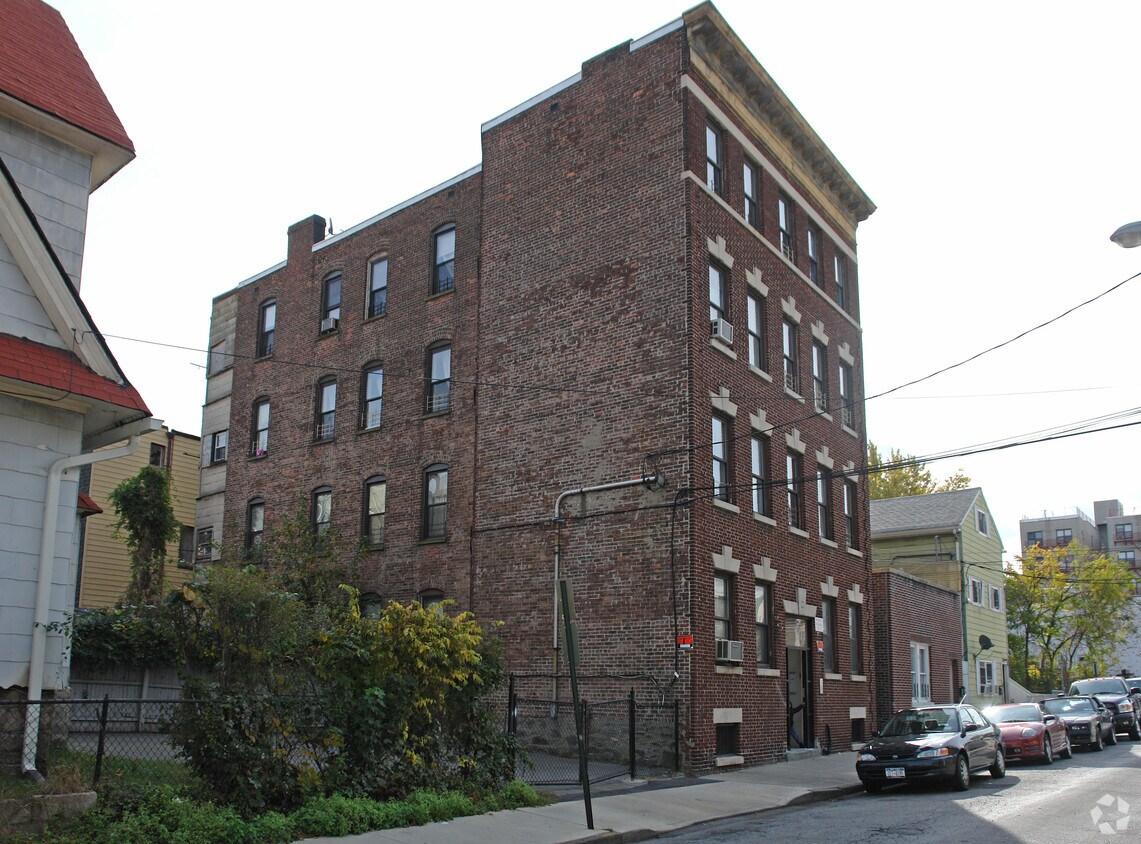 Morris Place 2 - 2 Morris Cres Yonkers, NY 10705 | Apartments.com