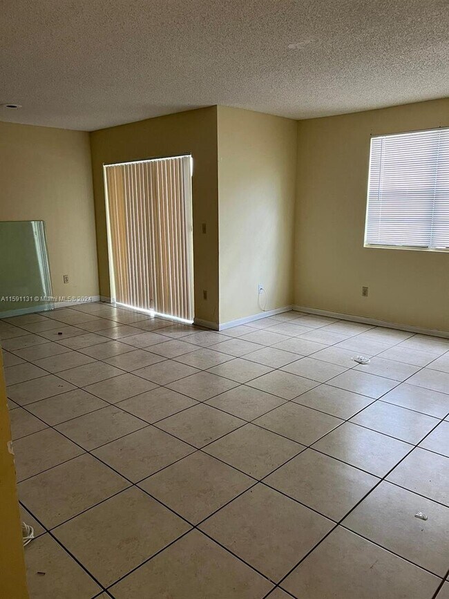 1261 SW 46th Ave Pompano Beach, FL 33069 - Alquileres en Pompano Beach ...