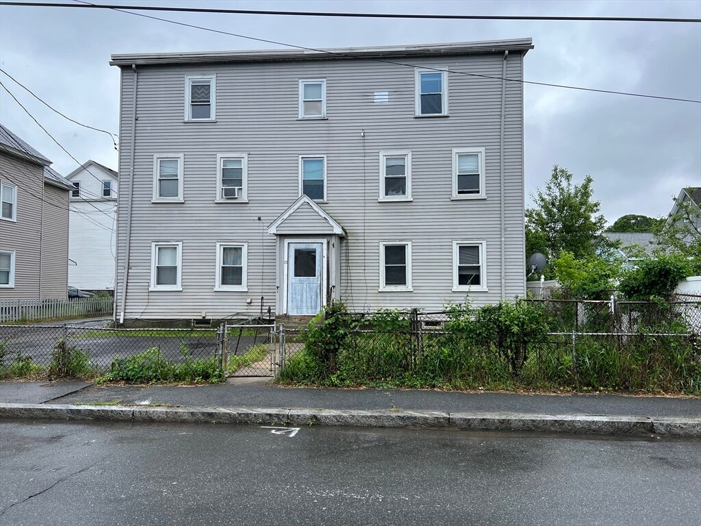 23 Aborn St Unit 3, Salem, MA 01970 - Room for Rent in Salem, MA ...