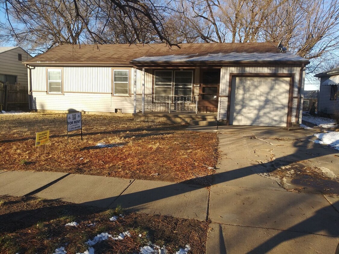 2707 N Spruce Ave, Wichita, KS 67219 - House Rental in Wichita, KS ...