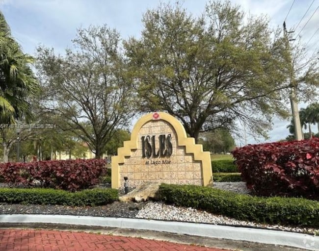 Isles at Lago Mar Condominium Apartments for Rent with a Swimming Pool ...