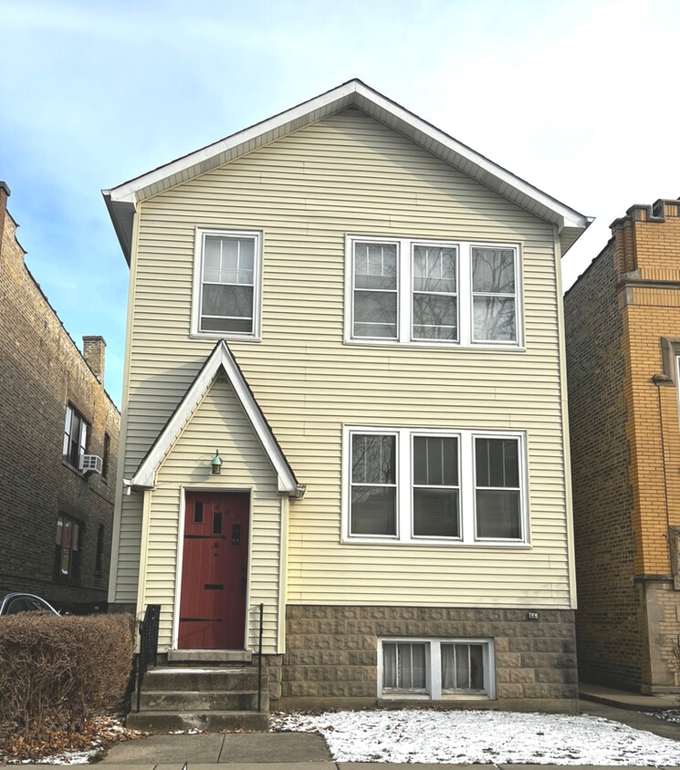 3407 N Avers Ave Unit 2, Chicago, IL 60618 - Room for Rent in Chicago, IL | Apartments.com